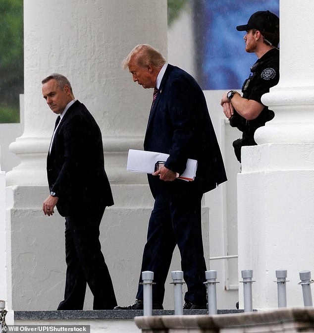 White House blasts 'gutter trash' CNN journalist for mentioning Trump's age