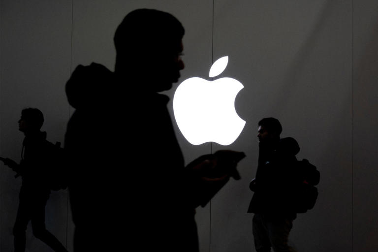 Apple, Google warn encryption services at risk with Canada bill