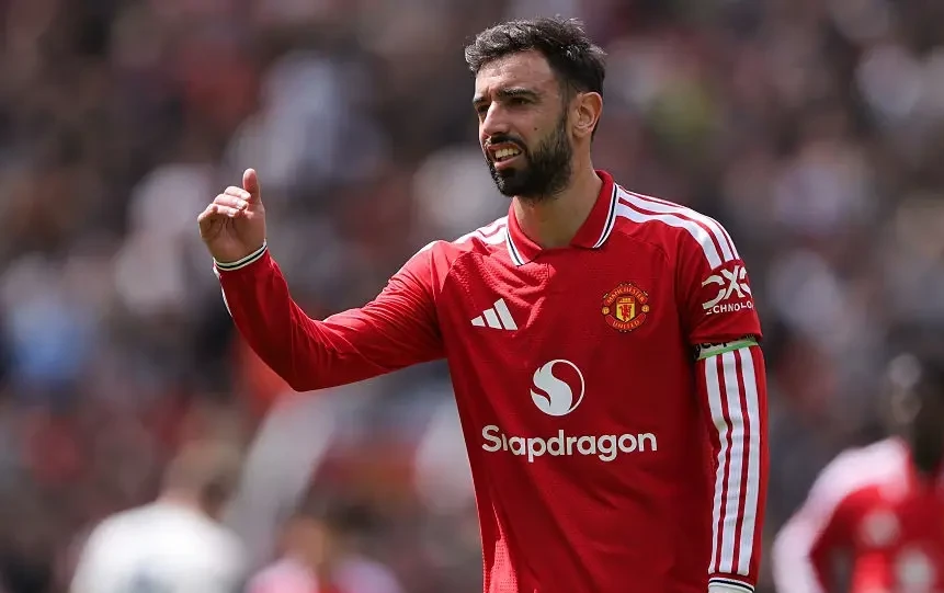 Roy Keane escalates Bruno Fernandes row with 'donkey' post