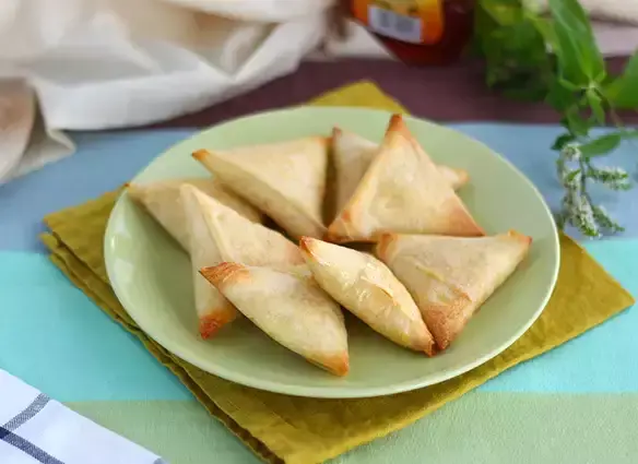Samosas de queso de cabra y miel