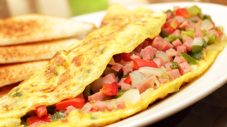 16 popular omelet fillings, ranked worst to best
