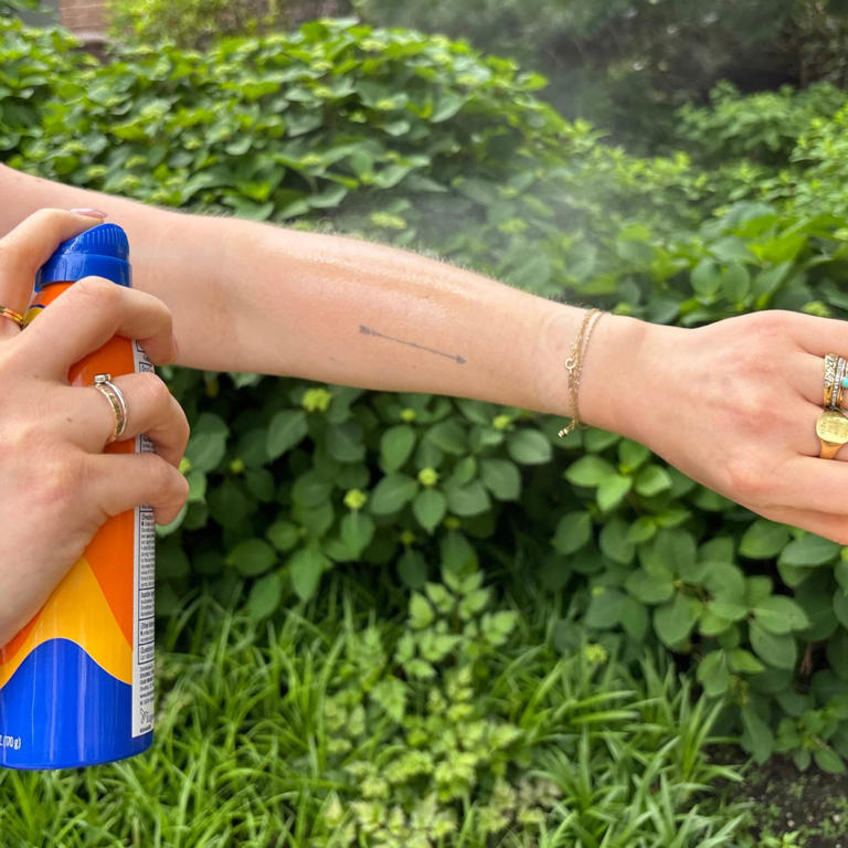 How to apply spray sunscreen the right way (which you’re probably not ...