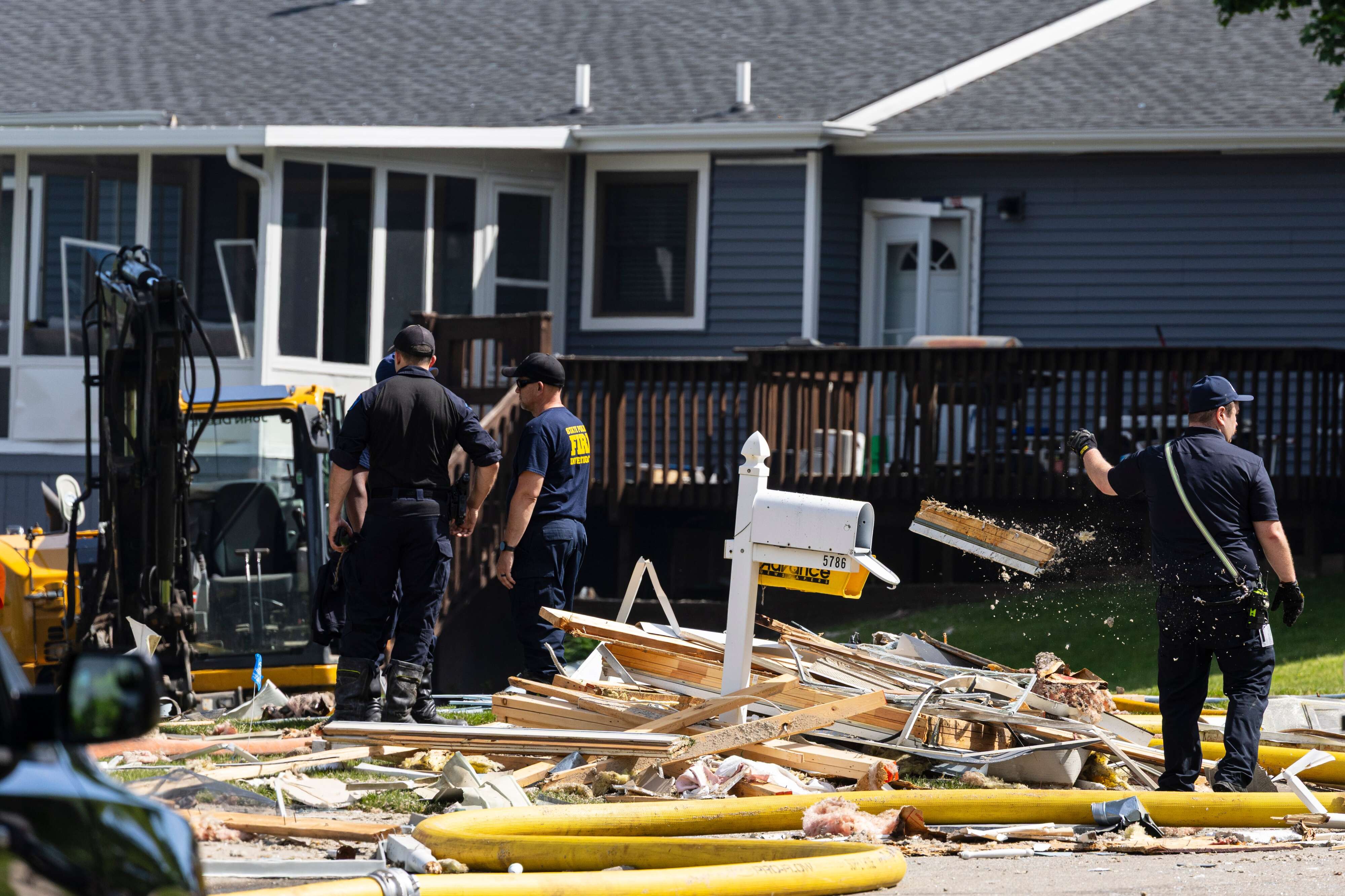 Fatal house explosion intended as murder-suicide, investigators believe