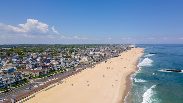 Atlantic Ocean turns tropical, turquoise blue ahead of peak tourism ...