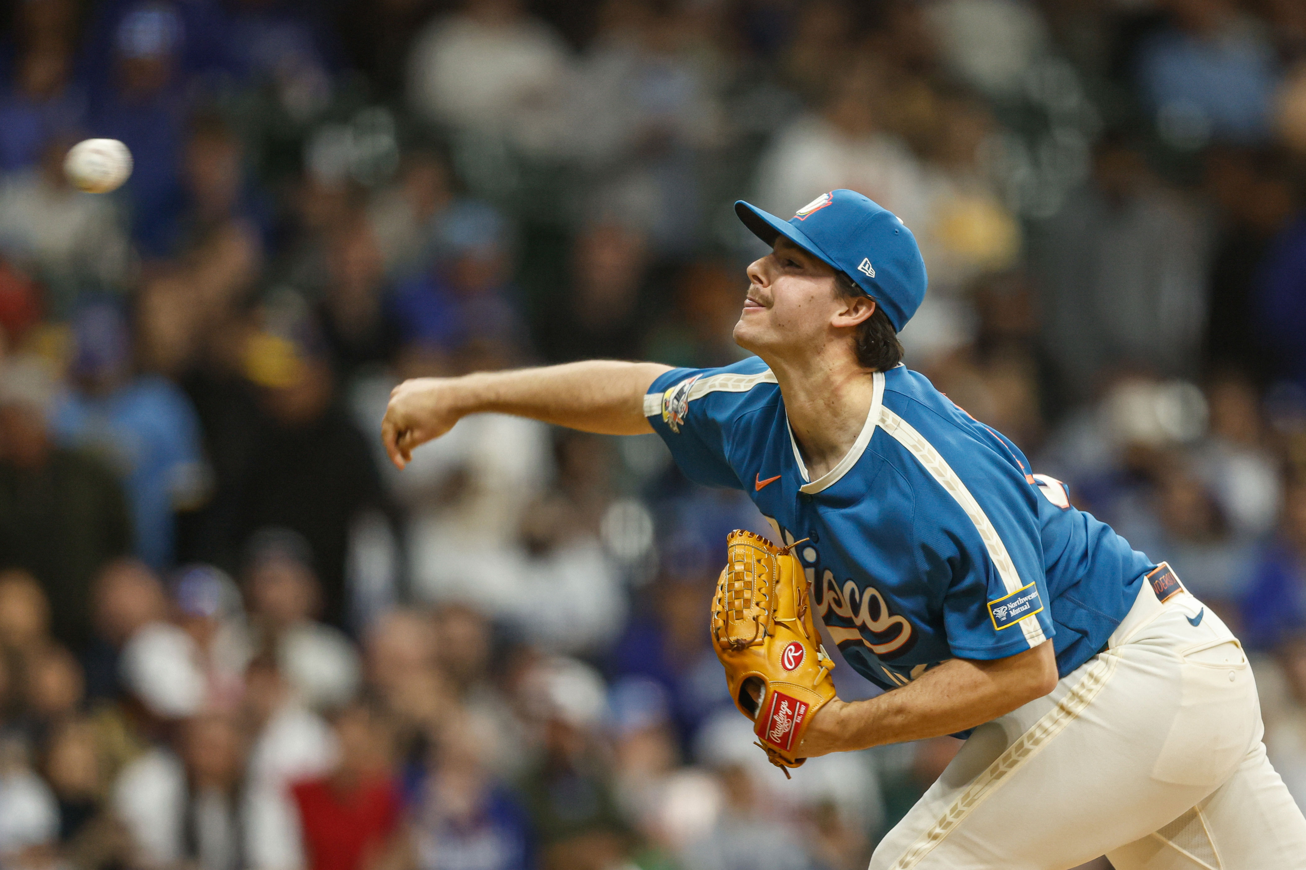 Brewers' Logan Henderson goes on IL with lower back strain