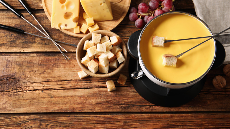 16 of the absolute best cheeses for melting, according to a chef