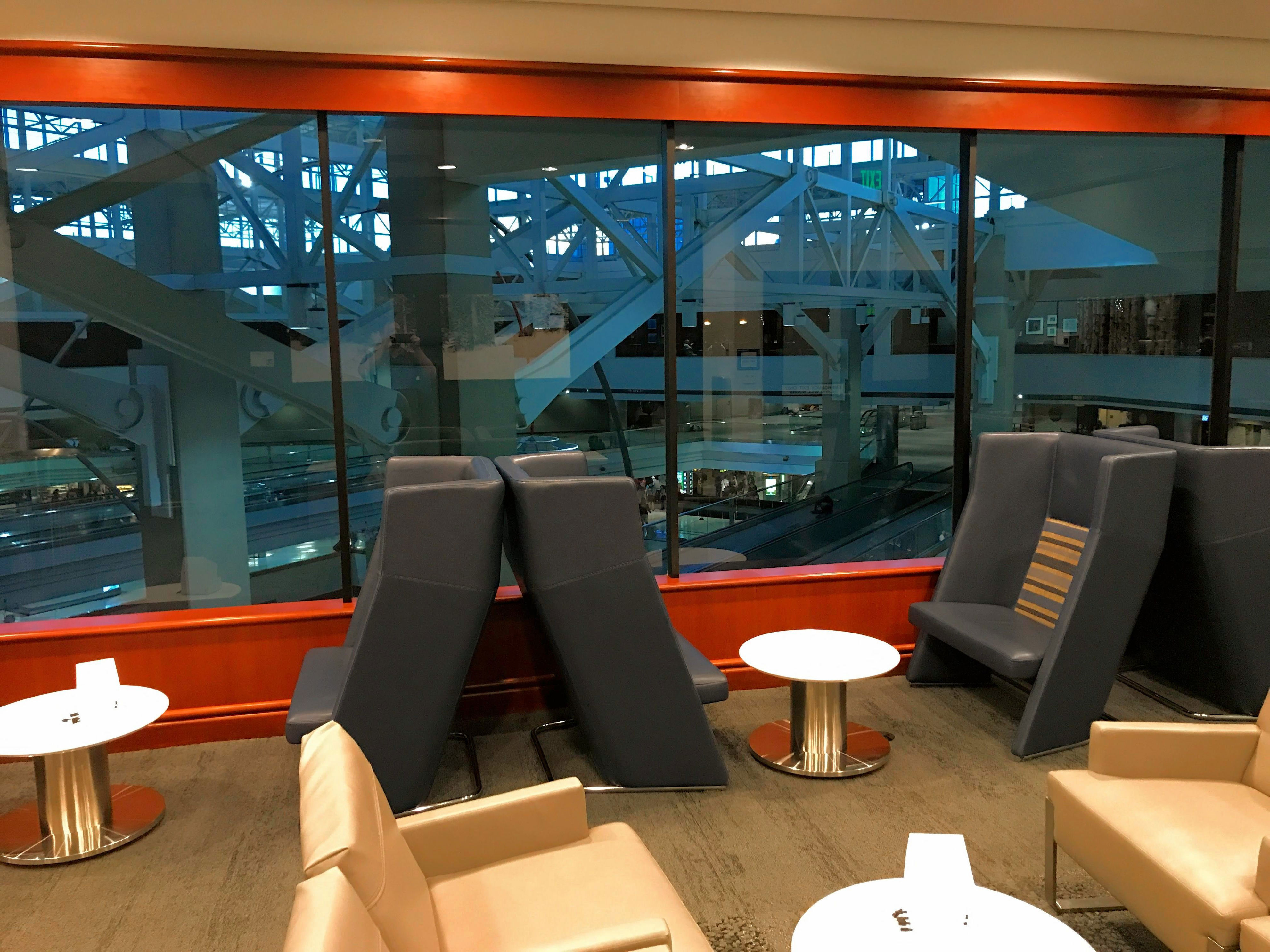 Delta Air Lines' Sky Club incident at JFK has passengers demanding an ...