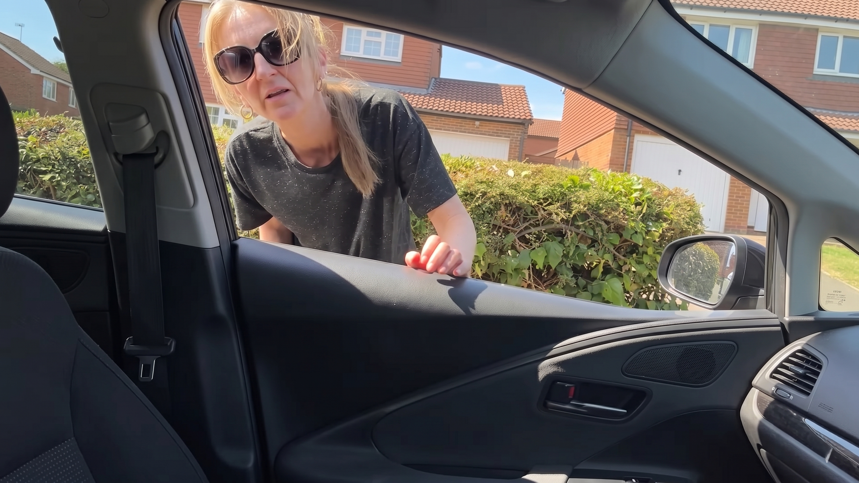 Karens started screaming at mechanics before realizing they were wrong
