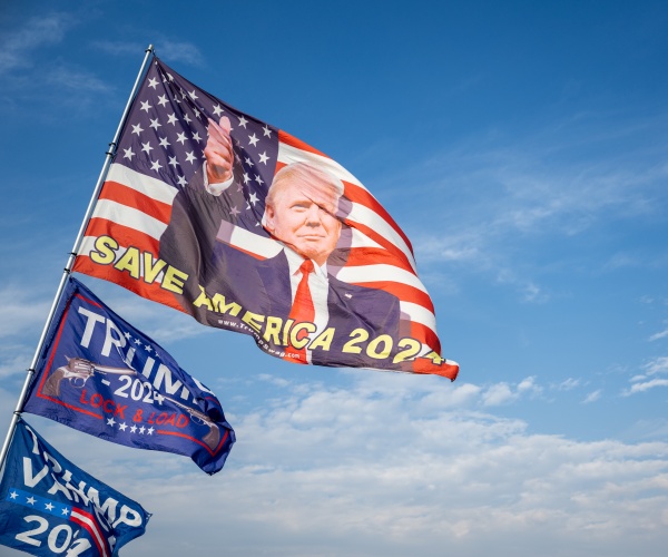 Army vet known for 'Trump House' dies after attack