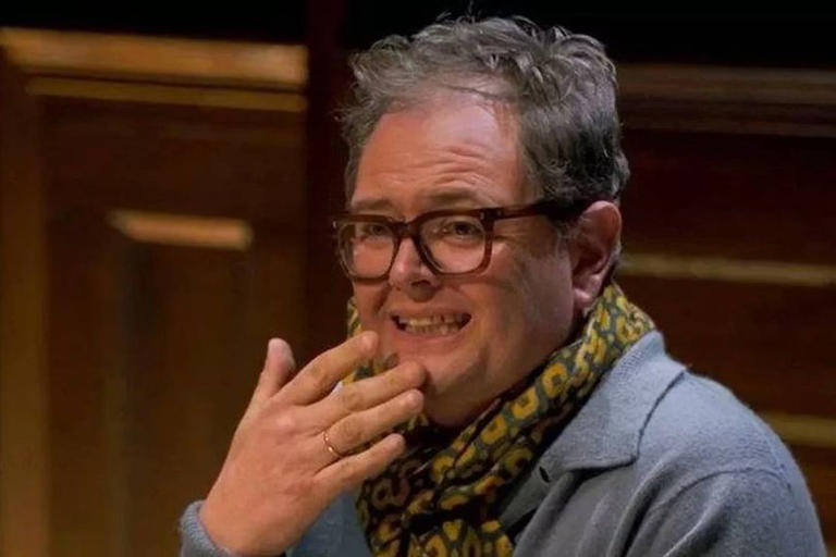 Alan Carr's life from famous dad to £3 million Celebrity Traitors style ...