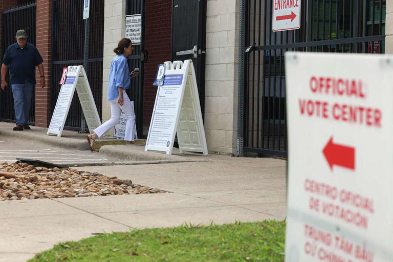 Calm, not chaos, as Dallas County voters cast ballots in runoff with ...