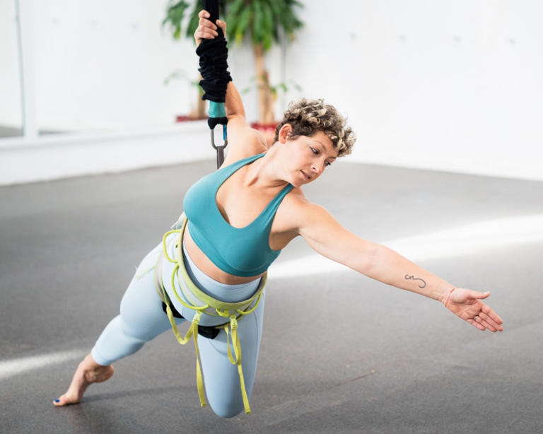 Neuer Fitnesstrend: So effektiv ist Bunjee-Fitness laut Forschern wirklich