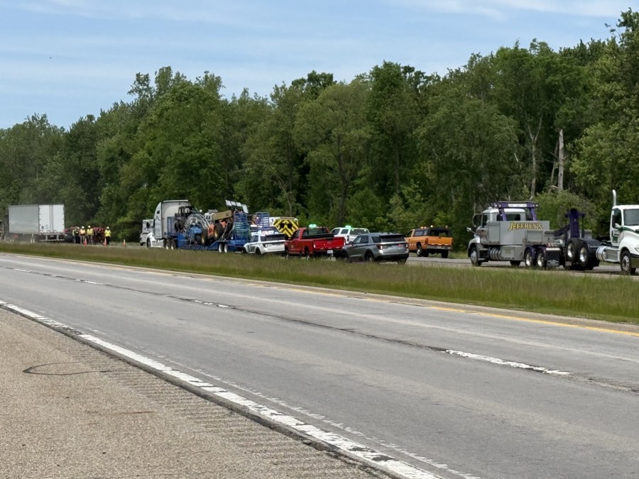 Crash closes northbound US-127 at Cedar Street in Mason