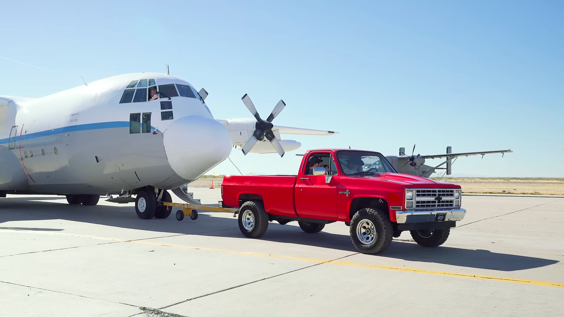 Watch what happens when a truck tries to tow 400,000 pounds