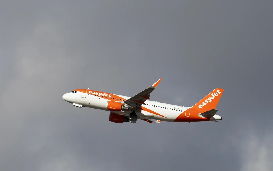 EasyJet diversion over power bank prompts safety calls
