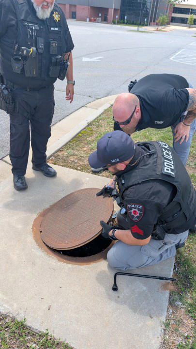 Pea Ridge police rescue dog from storm drain
