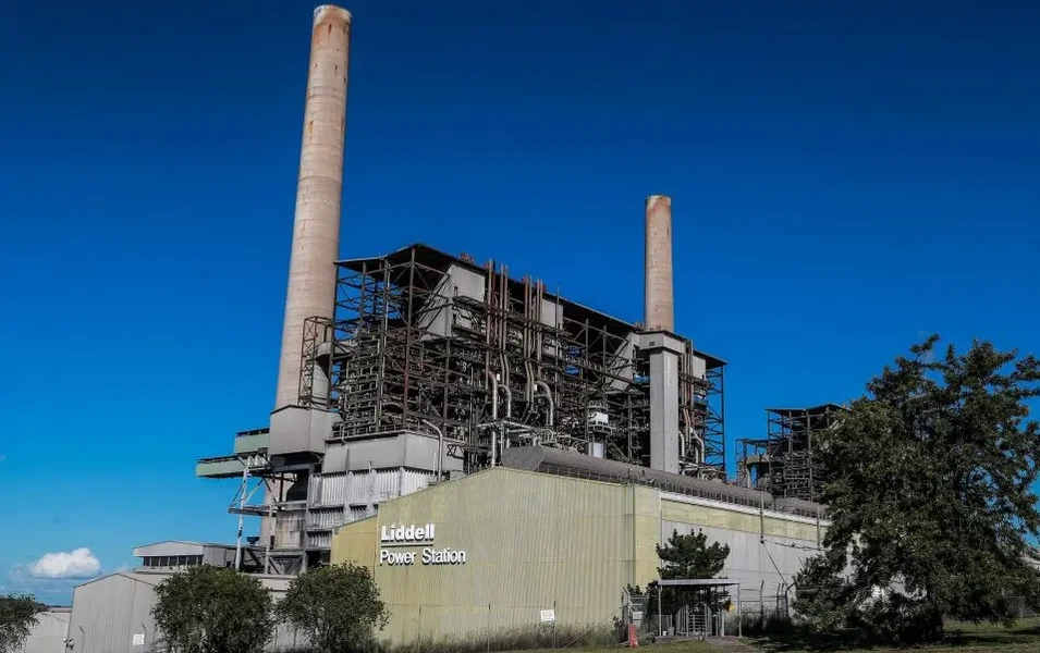 Liddell chimneys demolished to make way for energy hub