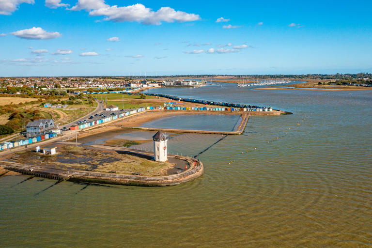 ‘Little treasure’ 1930s lido finally reopens — and it’s just £7.50 to ...
