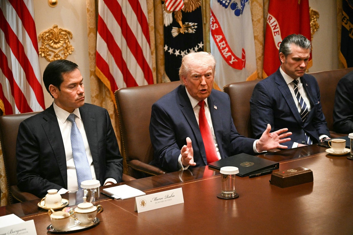 Trump hosting rare Camp David cabinet meeting as Iran talks stall