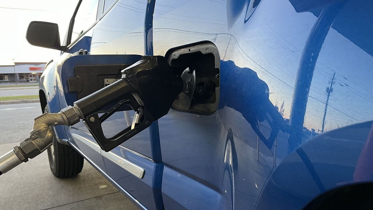 Diesel prices modestly tumble