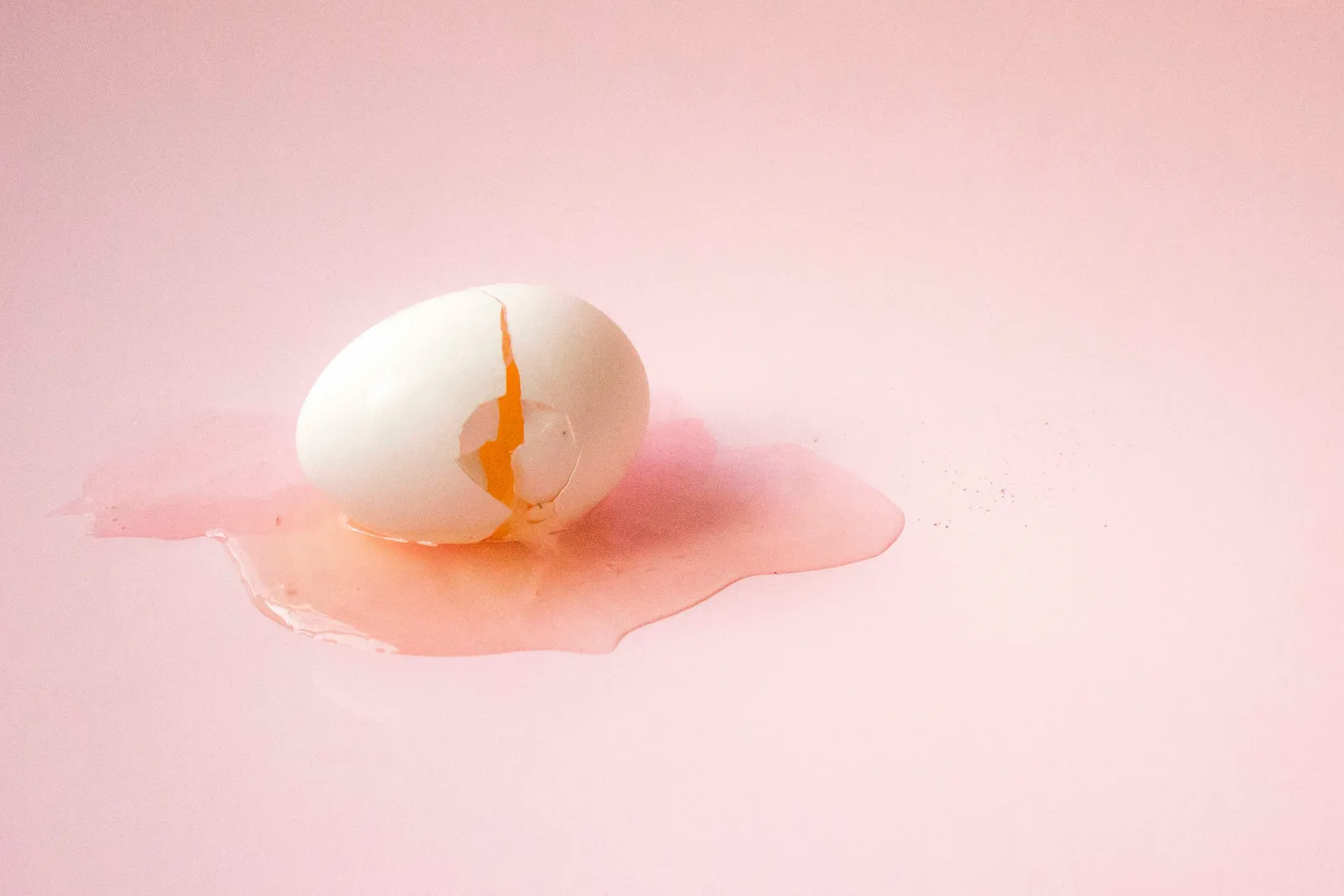 Why hot water makes egg stains permanent - and the cold-water trick ...