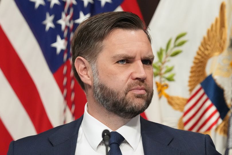 JD Vance makes 'dumb' attorneys general mistake during roundtable on ...