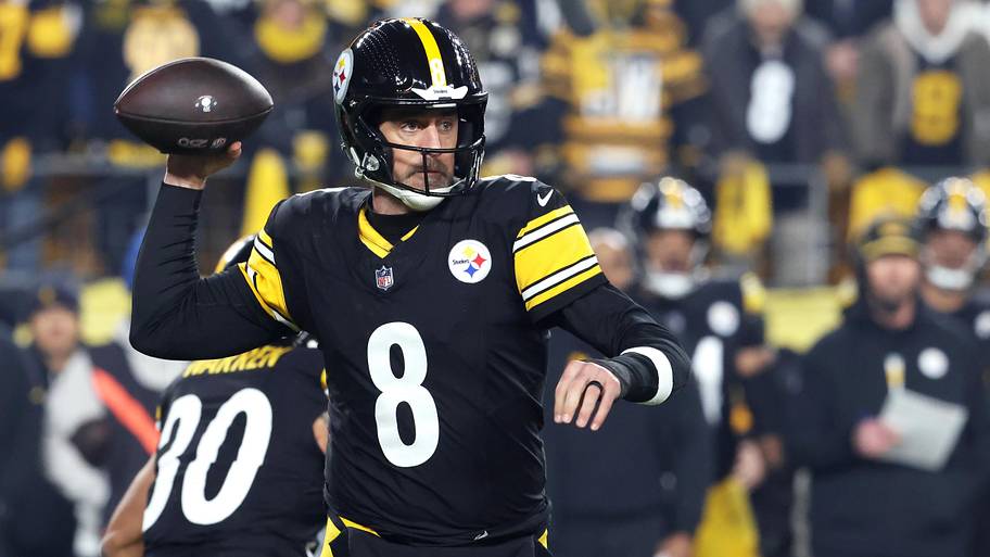 Aaron Rodgers could be sending secret message to Steelers