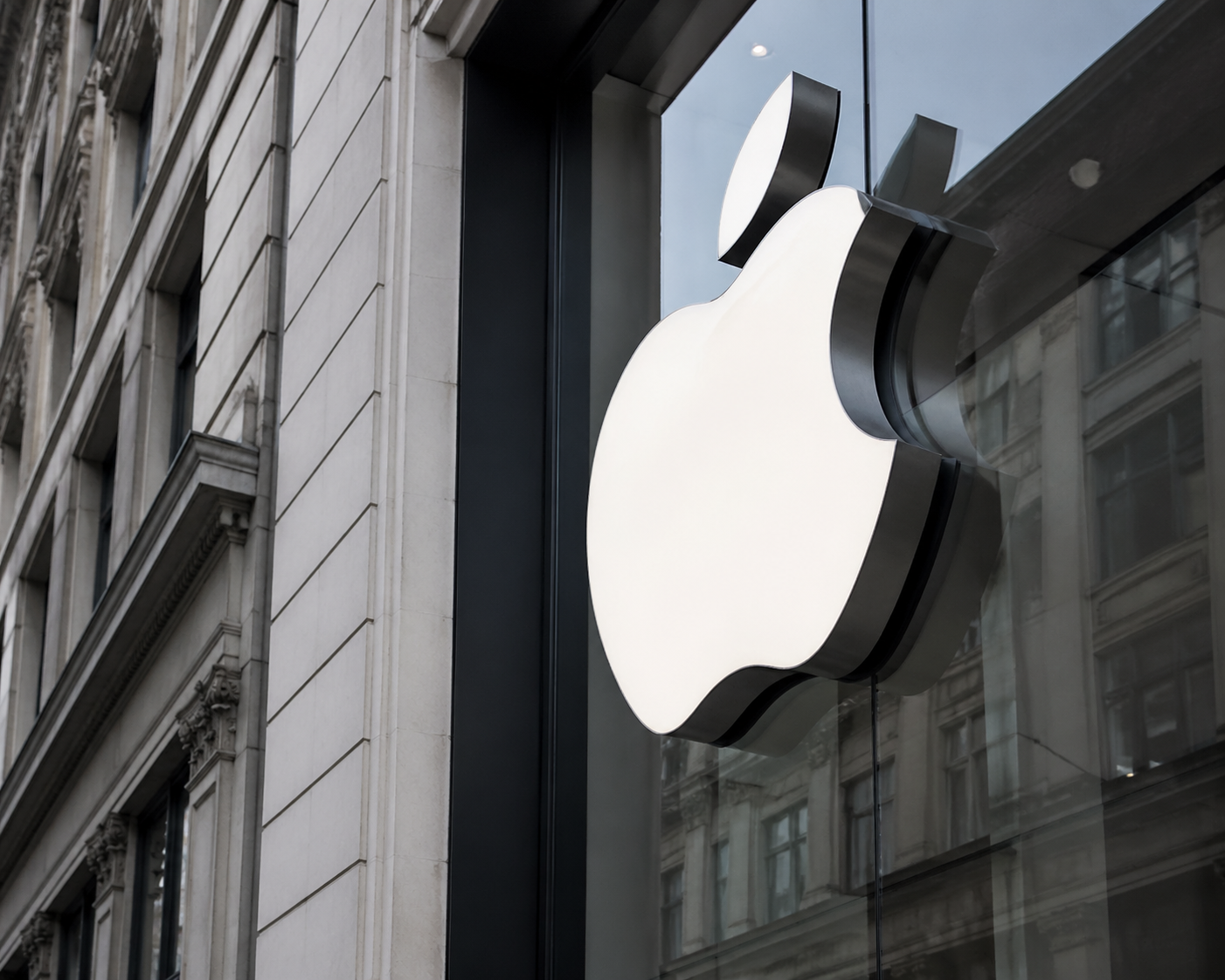 Apple stock hits all-time high as analysts see AI-driven breakout