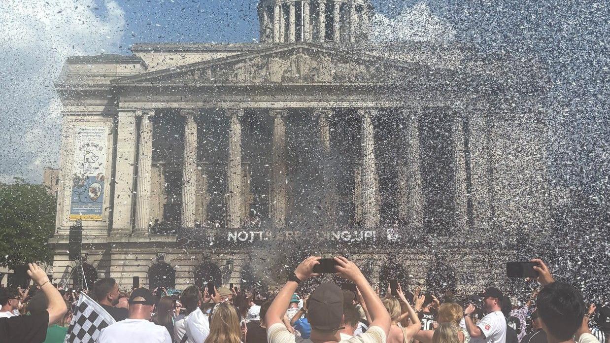 Notts County fans celebrate promotion to League One
