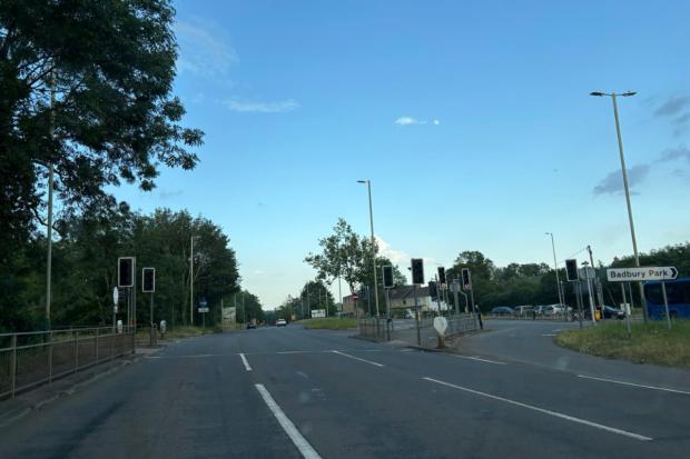 Concern as traffic lights stop working on major Swindon road
