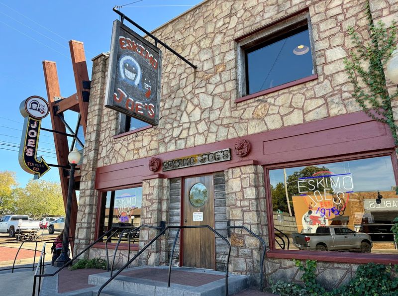 The legendary late-night bite in Oklahoma where cheese fries, burgers ...