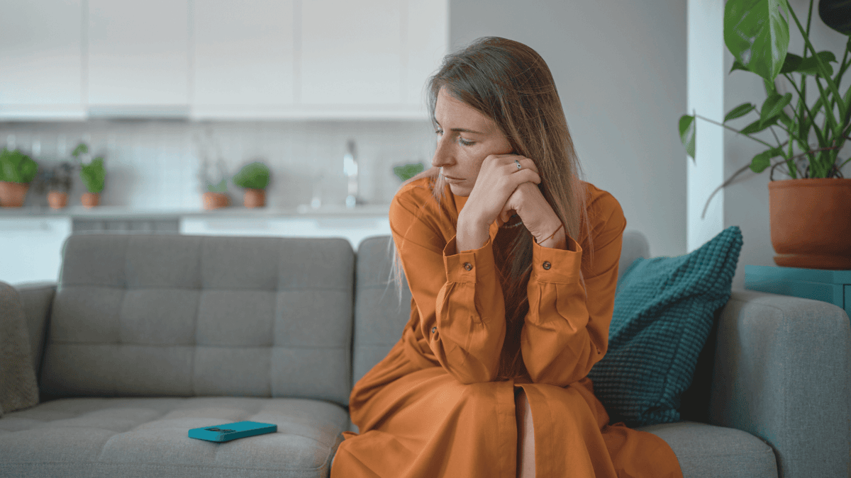 Subtle red flags of emotional abuse every woman should keep in mind