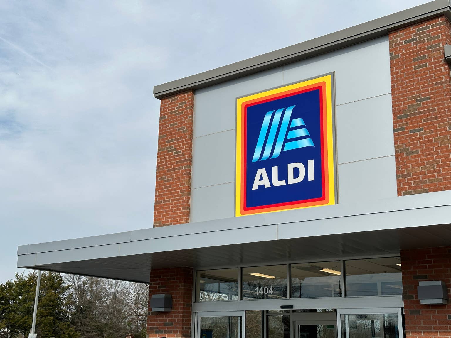 Aldi's 2-pack sweat shorts offer comfort for summer dog walks