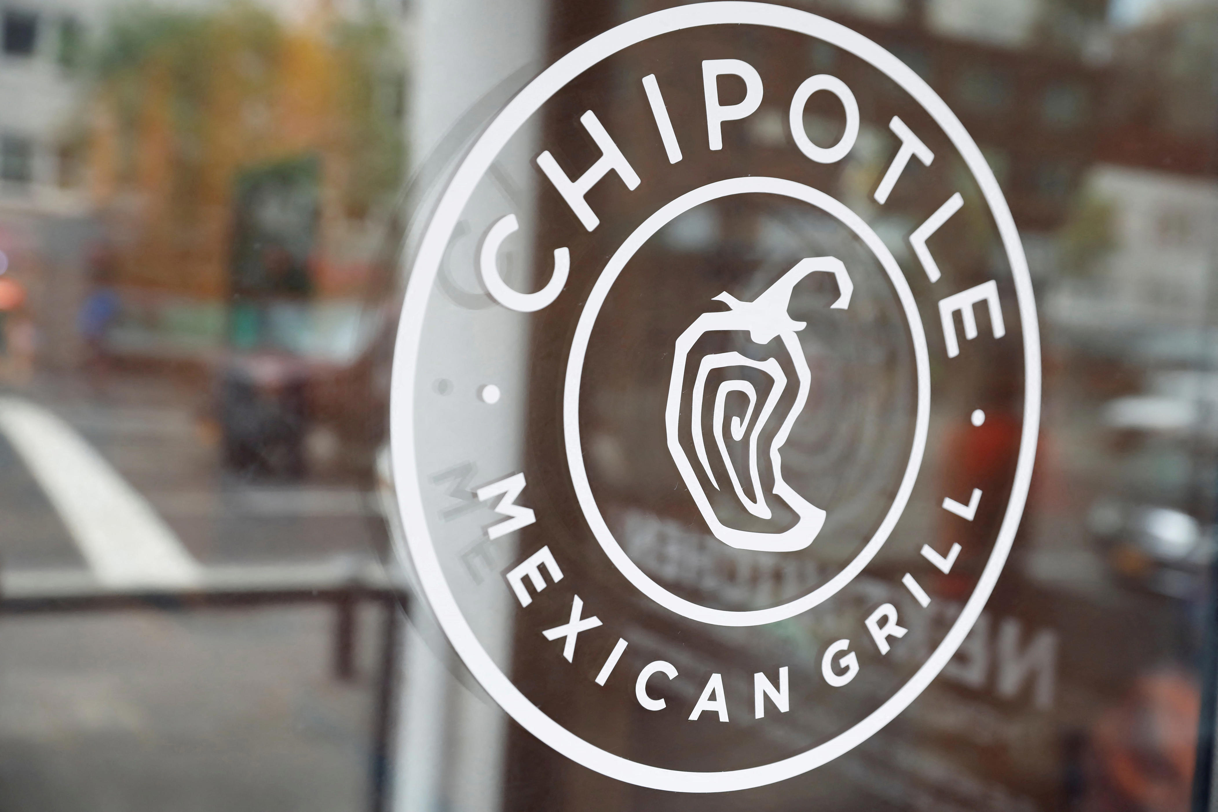 Chipotle is testing a new crispy chicken. Cue the internet debate