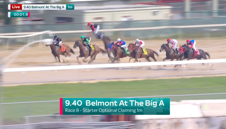 Jockey thrown off horse high into air in scary Aqueduct scene