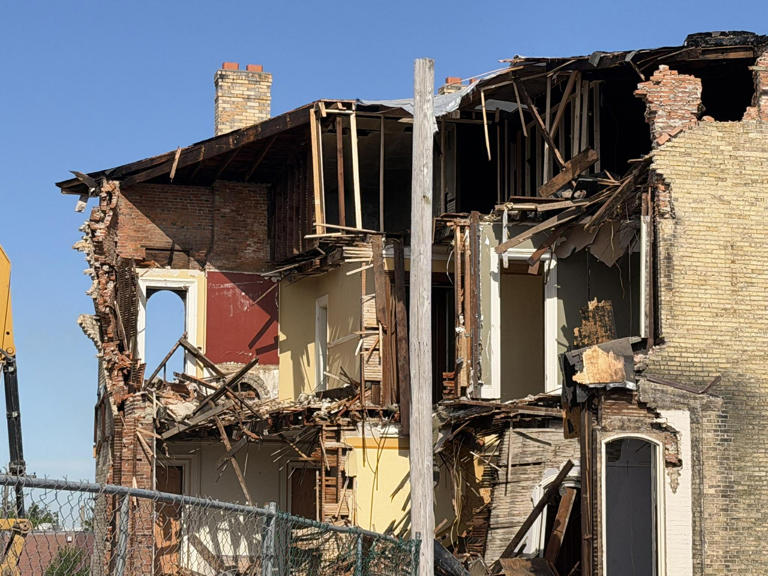 Demolition begins on 163-year-old Briggs Mansion in Rockford