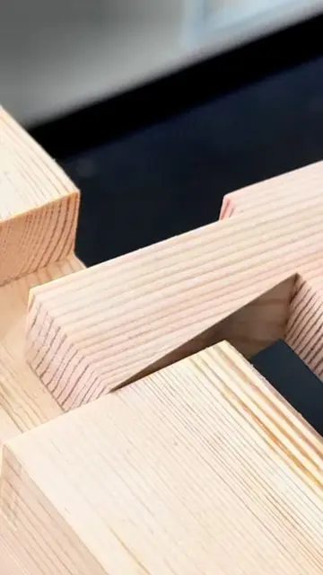 Cutting a precise Japanese style wood joint by hand