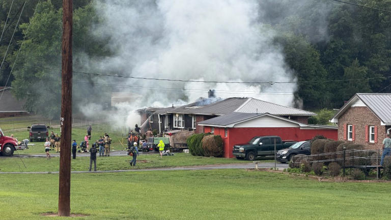 Fire breaks out at Anderson Co. home