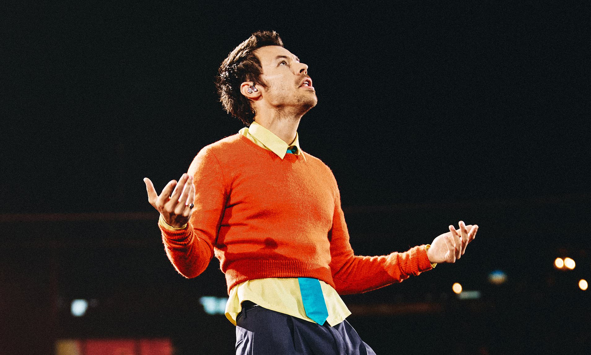 Harry Styles discusses stage set-up with fans following backlash over ...
