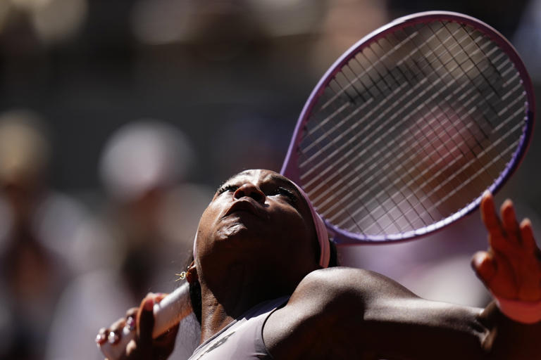 Sabalenka's necklaces sparkle in the sun during French Open win. Gauff ...