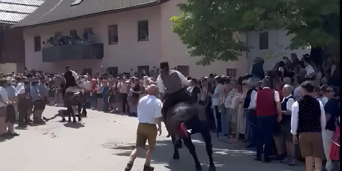 Beim Kufenstechen unter 800-Kilo-Pferd geraten: "Es ging alles so schnell"