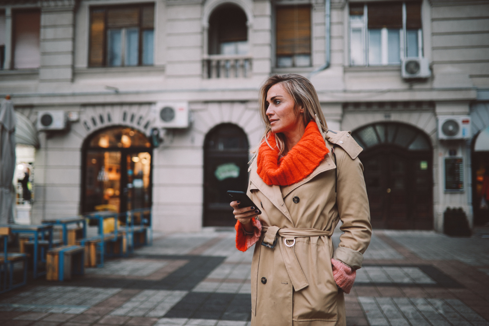 Formas estilosas de usar trench coat