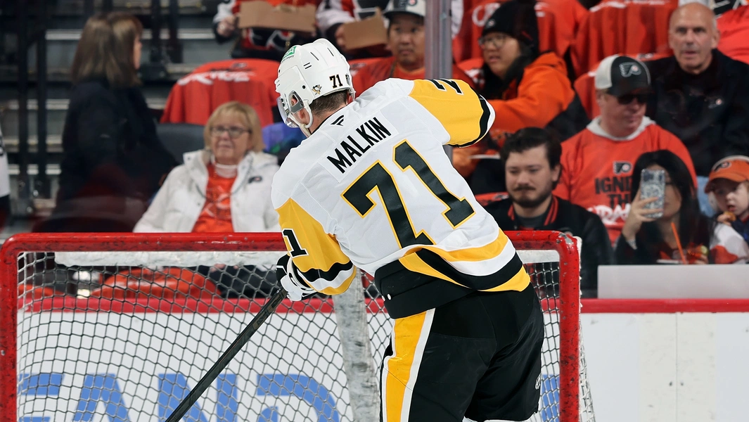 Malkin re-signs with Penguins, narrowing Red Wings’ center options