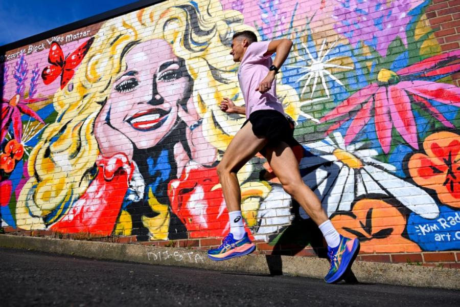 Run Nash launches Dolly Parton-themed race, 9to5K