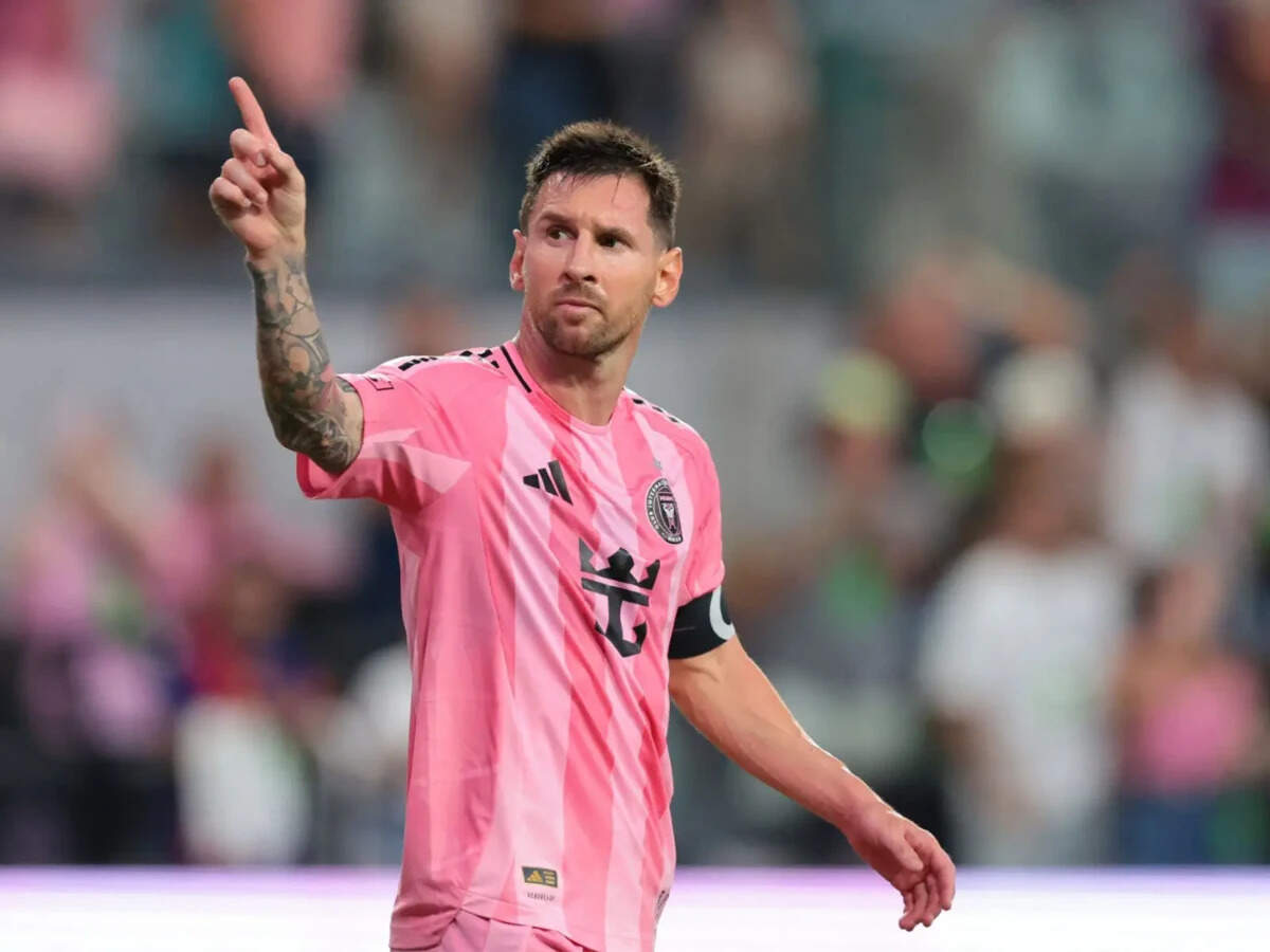 Lionel Messi diagnosed with left hamstring fatigue, return plan uncertain