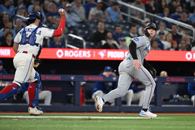 What roster moves should the Blue Jays make when Alejandro Kirk returns ...