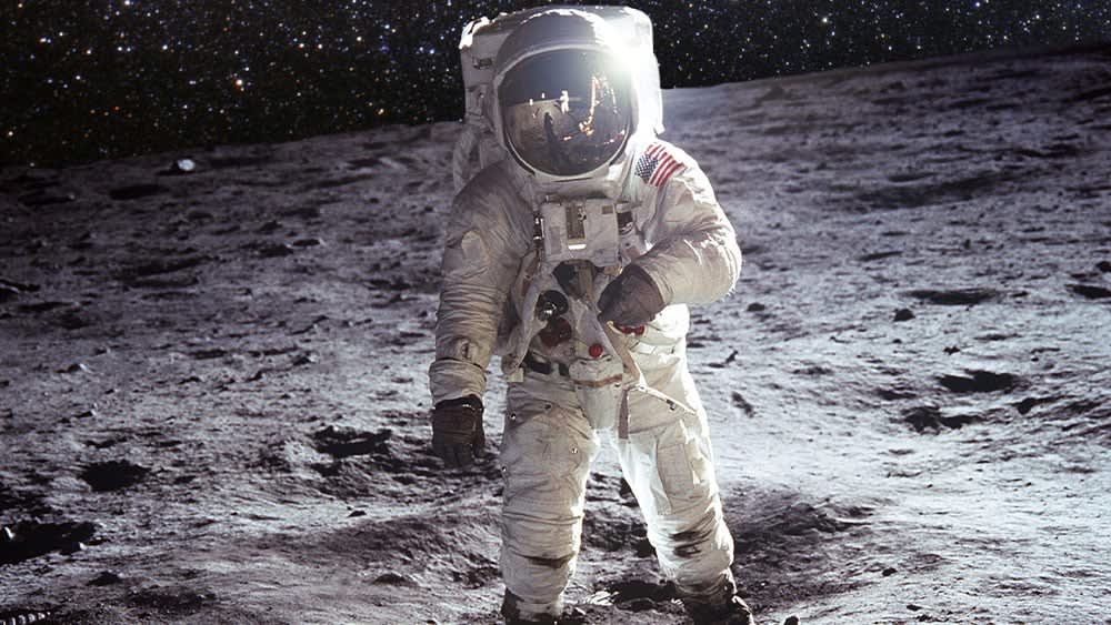 NASA doles out contracts for lunar landers, details moon base timeline
