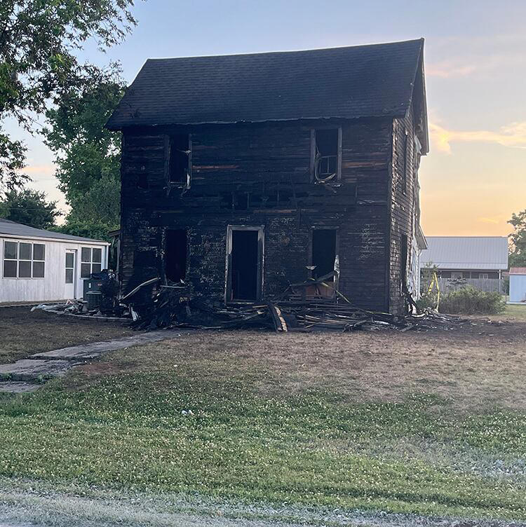 1 person dies in South Haven house fire