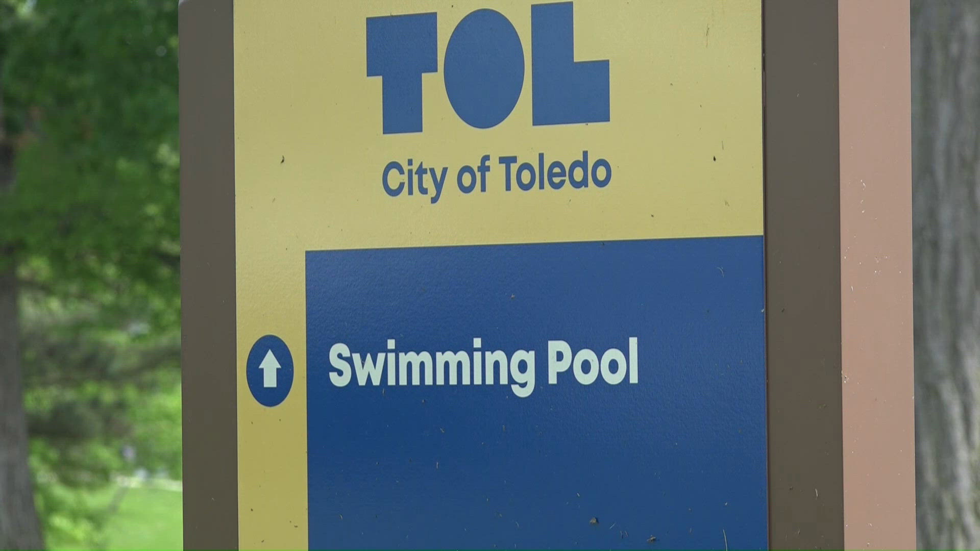 When will Toledo's community pools open for the season?