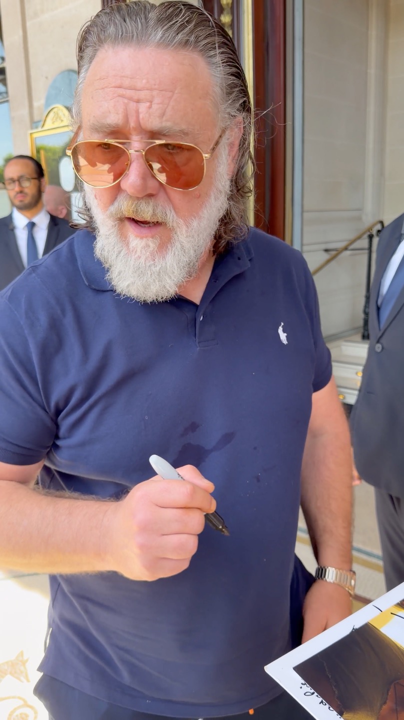Russell Crowe speaks out after viral confrontation with autograph ...